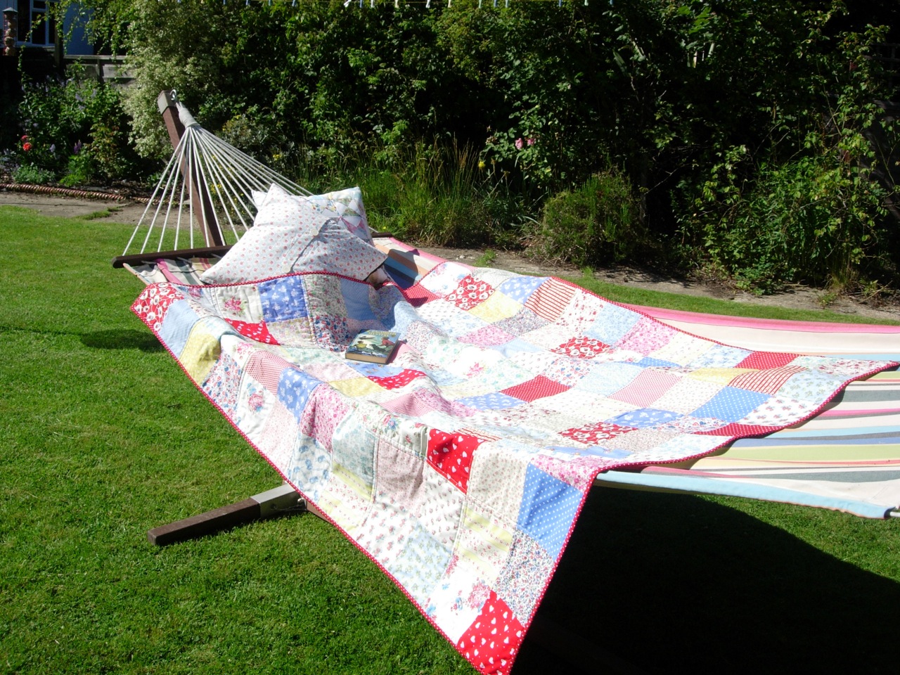 HenHouse Emporium: Country Calico Quilt