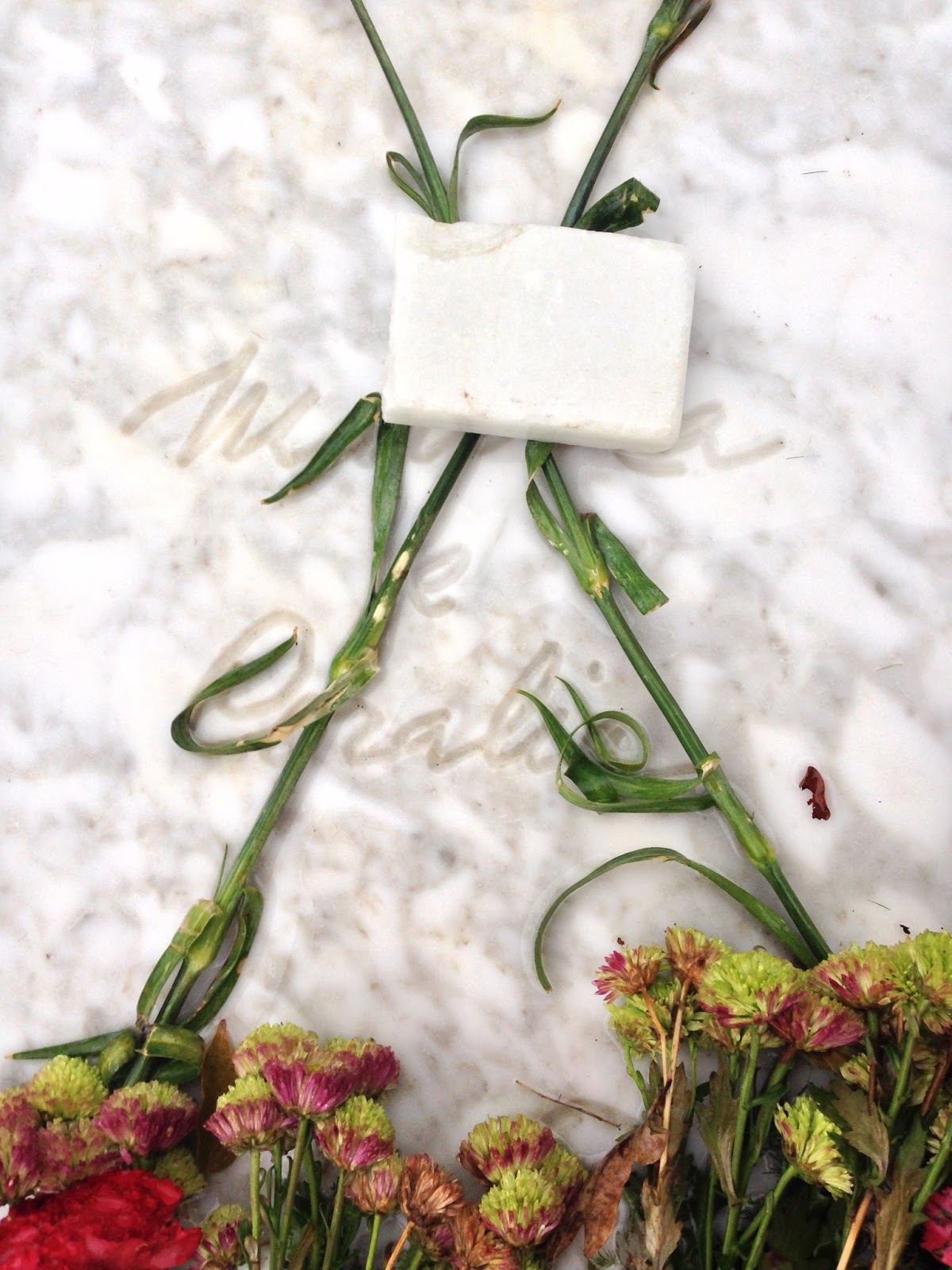 Palabras da man ao corazón: Epitaphs (VIII): Posthumous Letters in Santiago