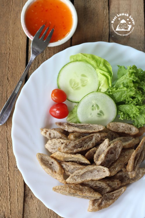 Nasi Lemak Lover: Fried Keropok Lekor (fish sausages) Kelantan