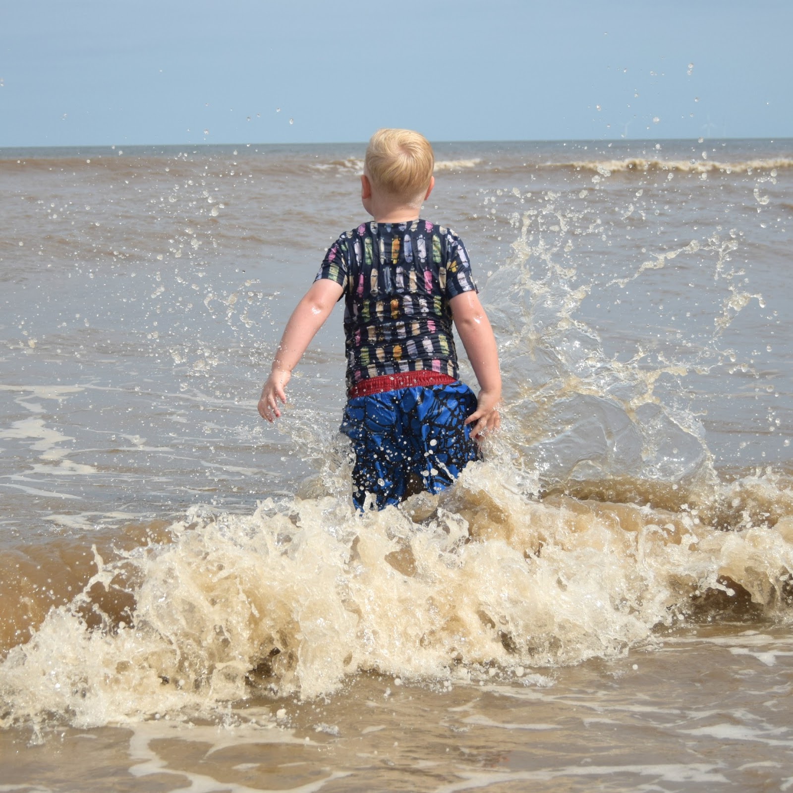 Wafflemama.: Exploring Moggs Eye Beach || Lincolnshire