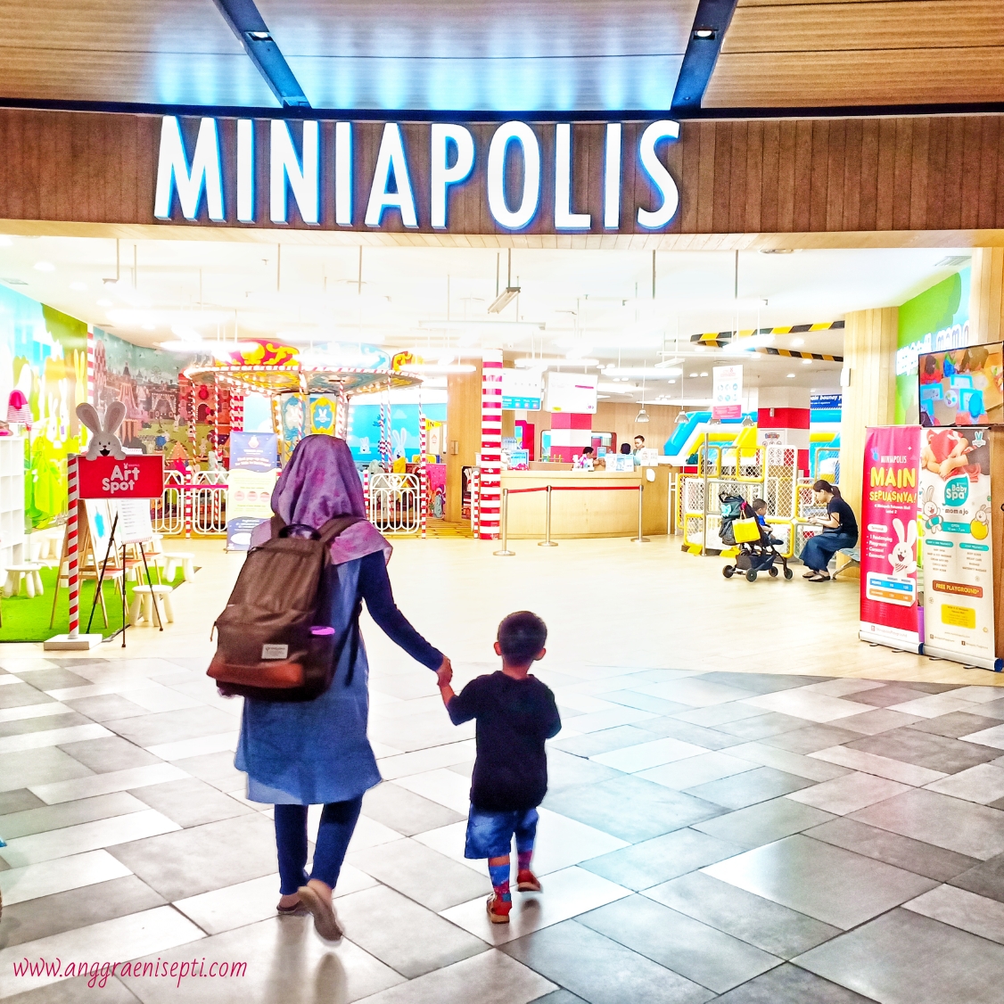 Miniapolis Pakuwon : Taman Bermain 5 in 1 yang Bikin Happy | Anggraeni ...