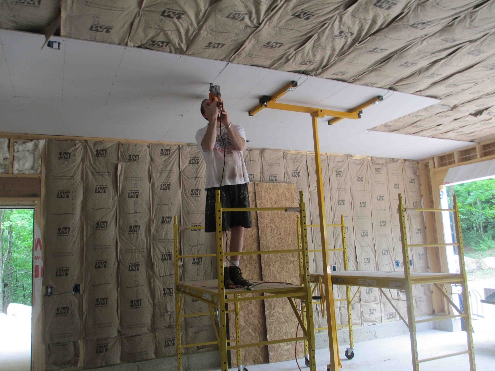 Beech House: Drywalling the garage