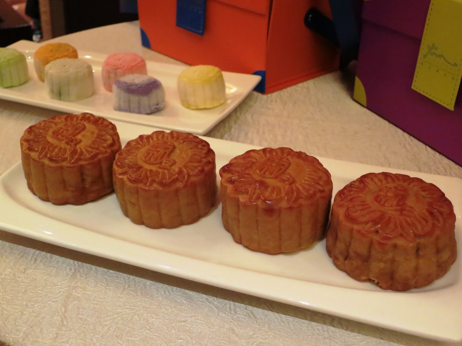 PinkyPiggu: Mooncake Appreciation @ Xin Cuisine, Holiday Inn Atrium