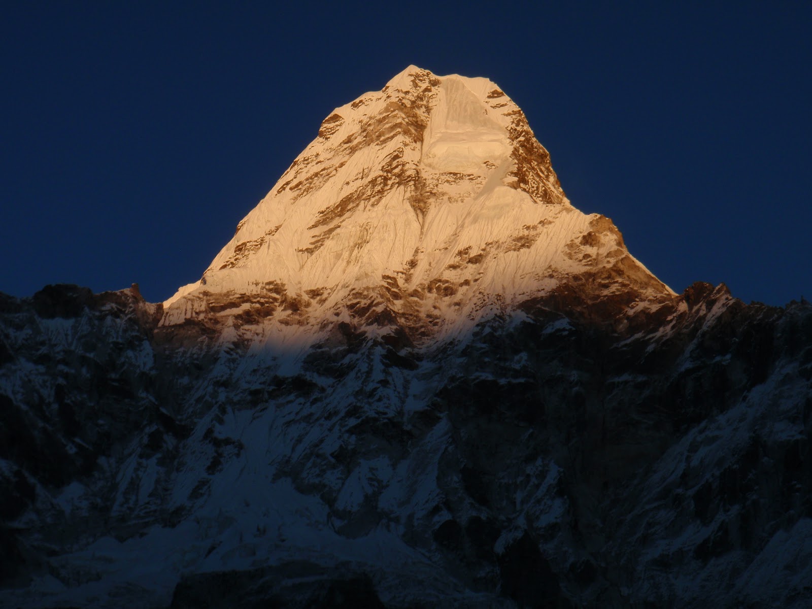 MountainZ: Ama Dablam Summited