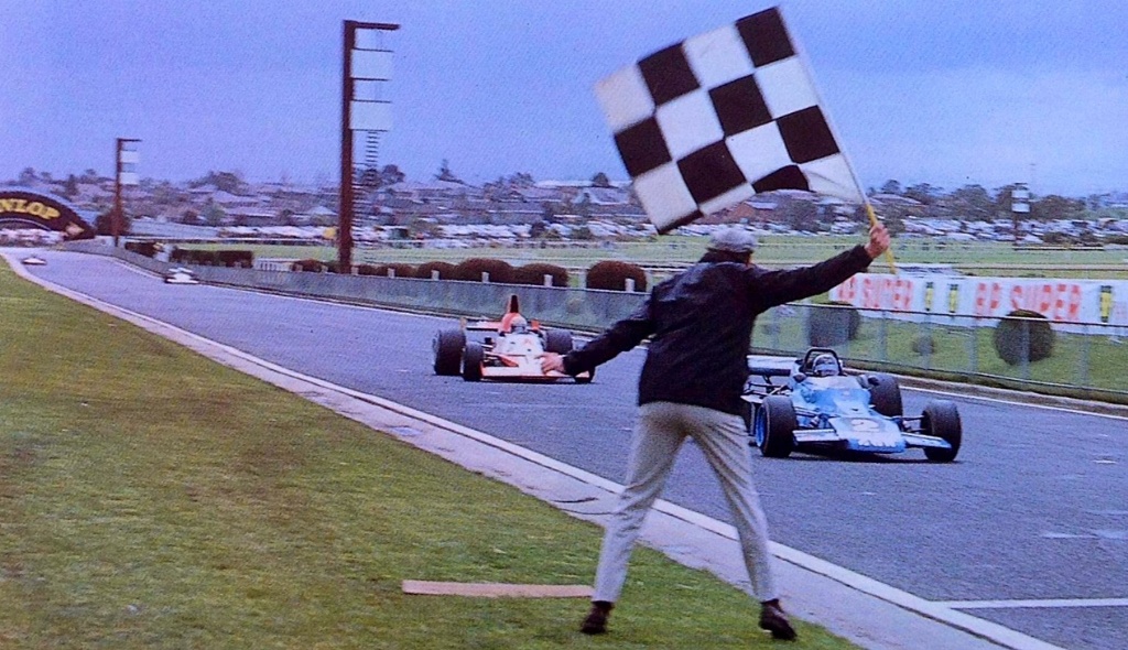 drivingandlife: JOHN GOSS GETS A 'GONG'