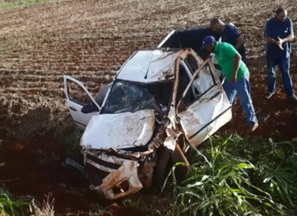 Intervalo da Notícias: Homem morre em capotamento na PR-160