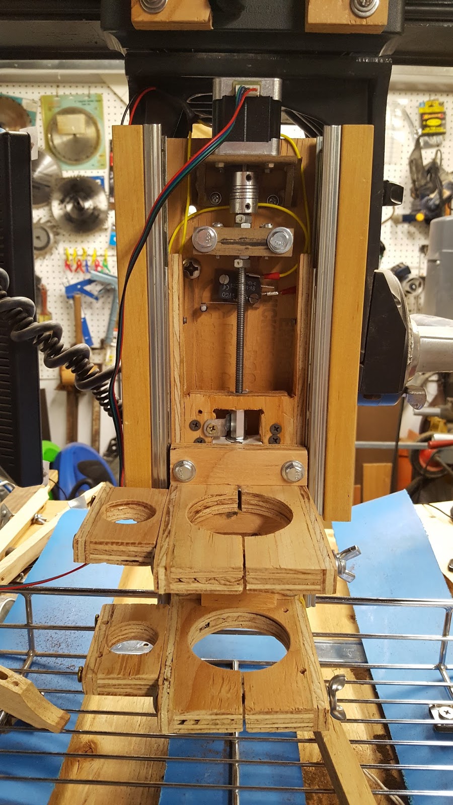 Chip's Wood Shop: DIY CNC Router from a Radial Arm Saw