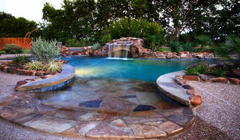 StylishBeachHome.com: Luxurious pools