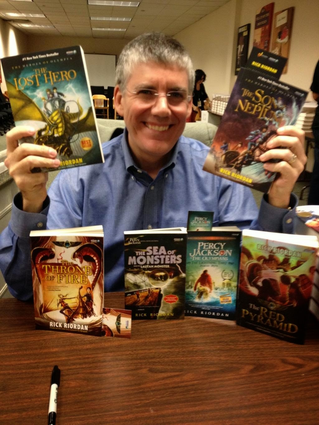 New World: Rick Riordan Anuncia o Título de Sua Nova Série