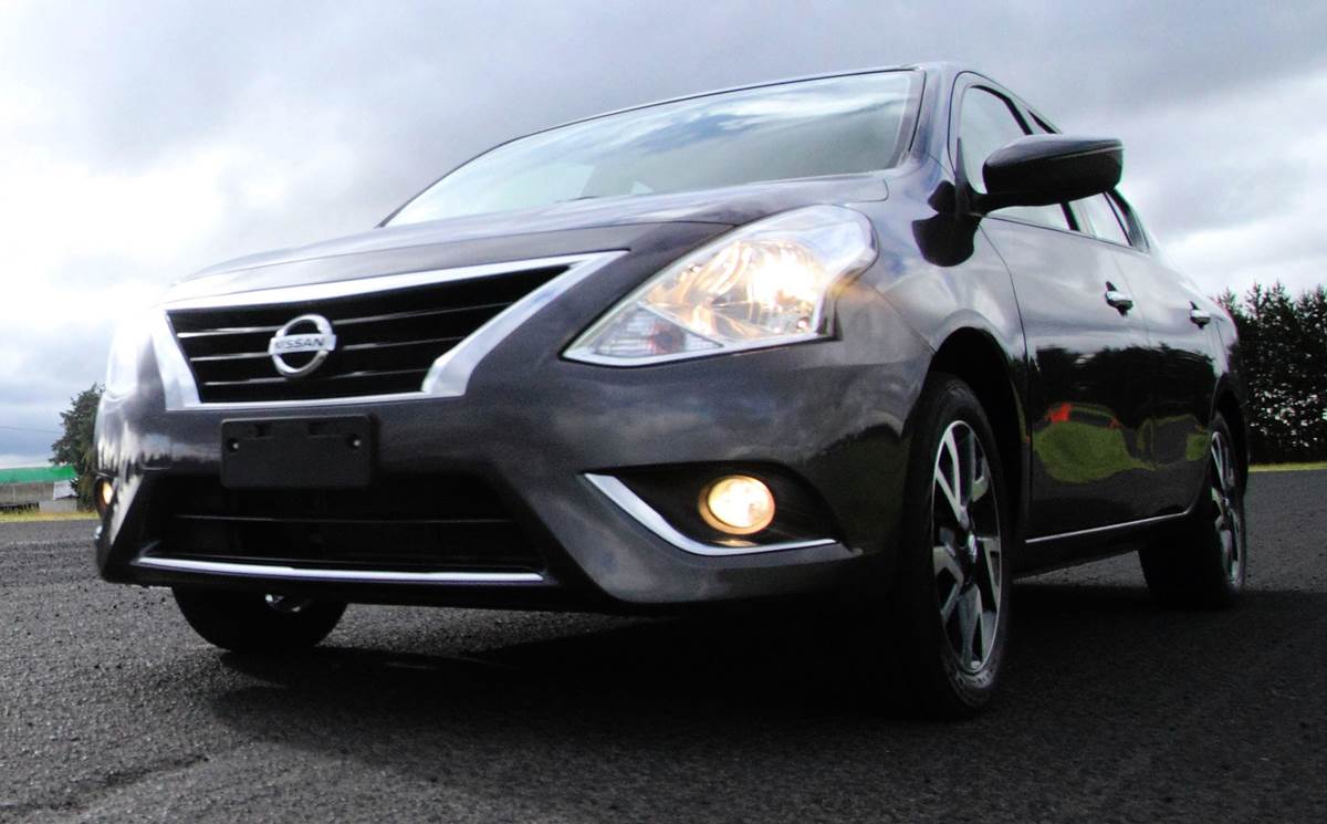 Nissan Versa 2015 nacional chega às lojas em fevereiro