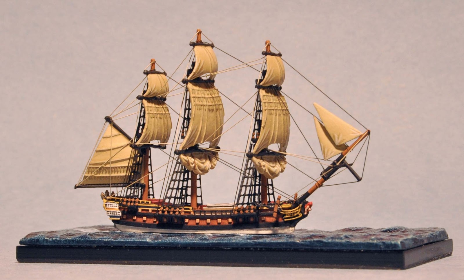 J White's Gallery: 44 Gun East Indiaman - GHQ 1:1200