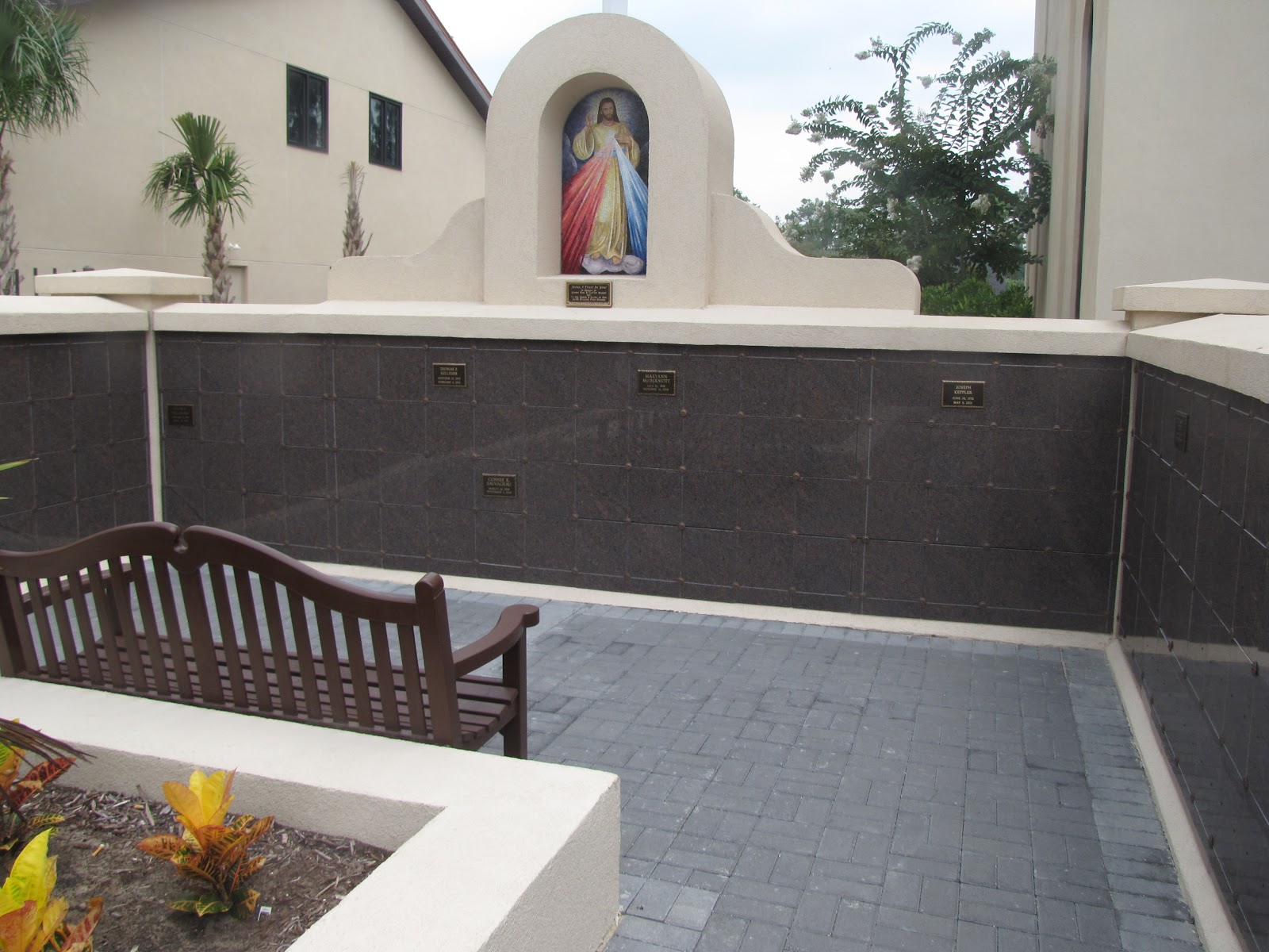 Precast Columbarium: Precast Columbarium Construction