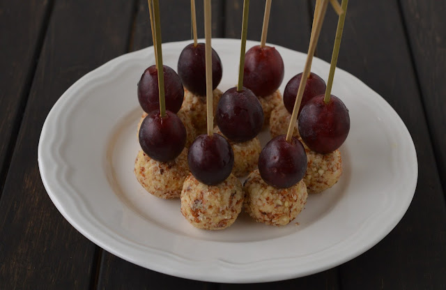 Mukatanas: Ožkos pieno sūrio rutuliukai