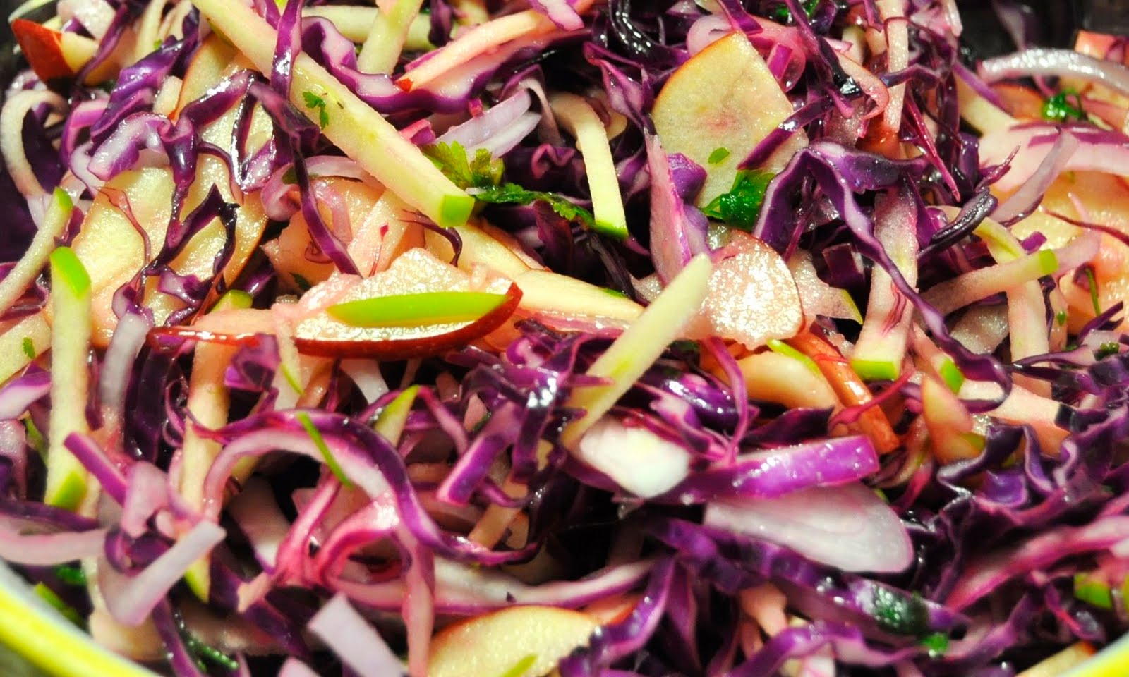 Nam's Makan Time: Red cabbage & apple salad..