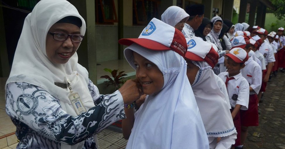 Contoh Mores Dan Folkways