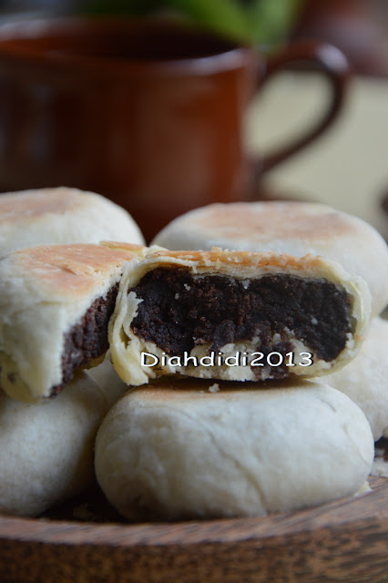 Diah Didi's Kitchen: Pia Isi Coklat..Kali Ini Versi Pia Renyah..^^