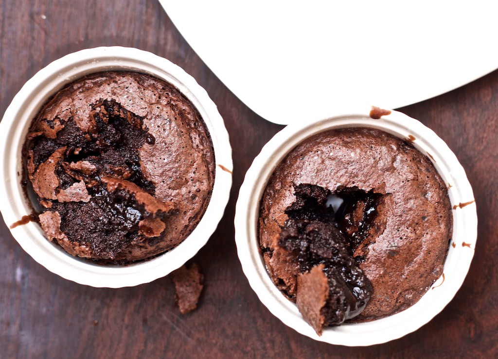 3 STEP MOLTEN CHOCOLATE PUDDING - Tryst with Taste