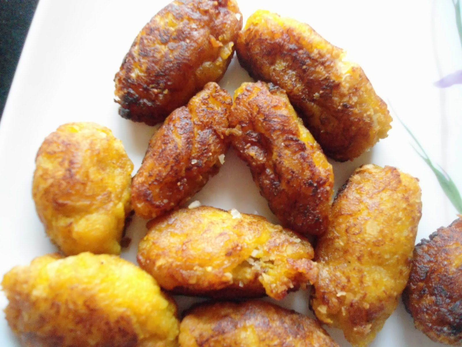 Malabar Recipes : Unnakkai - an evening snack made out of ripe banana