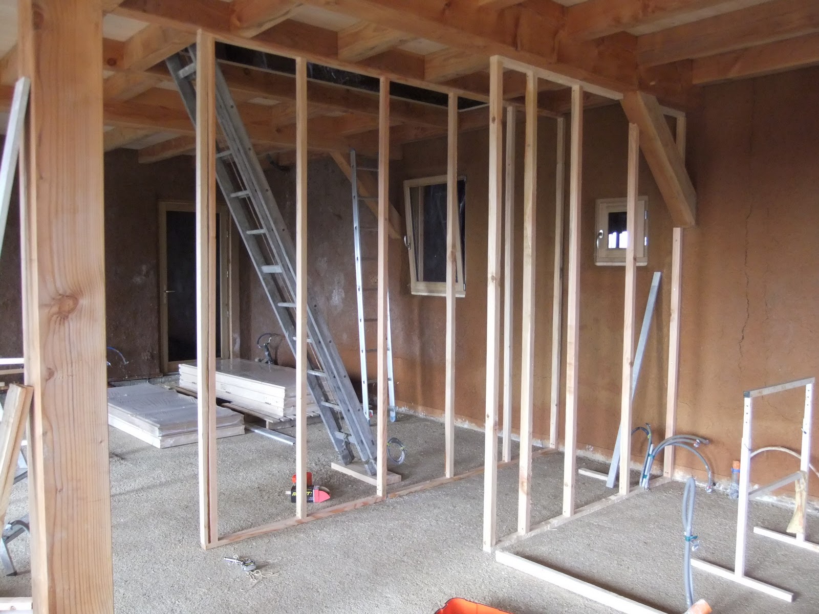 Eco-projet en Corrèze: L'ossature des cloisons : suite ...