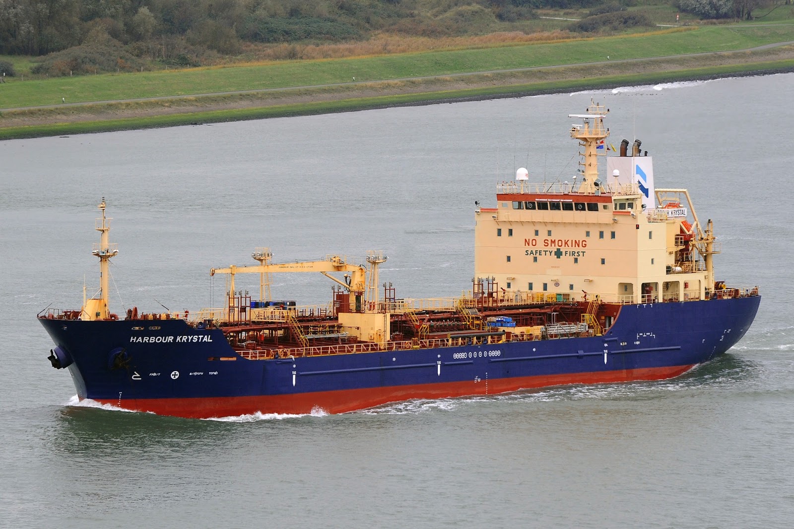 SHIPS & THE SEA - BLOGUE dos NAVIOS e do MAR: Explosão em navio-químico ...