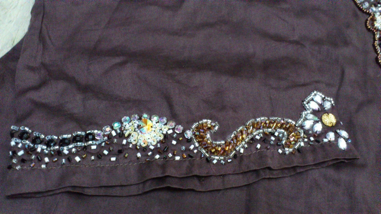 Manik Labuci Pengantin: Koleksi Sulaman manik pada lengan dan/atau ...