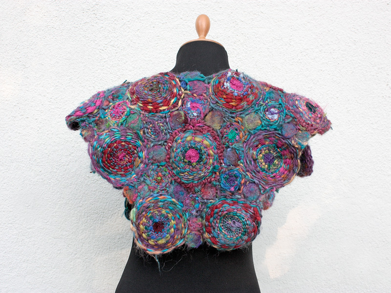 rRradionica: U krug, u krug | In Circles . Handmade beret and shawl