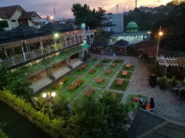 Daftar harga dan menu makanan di dapur kayu manis condet - Rinjani F&B