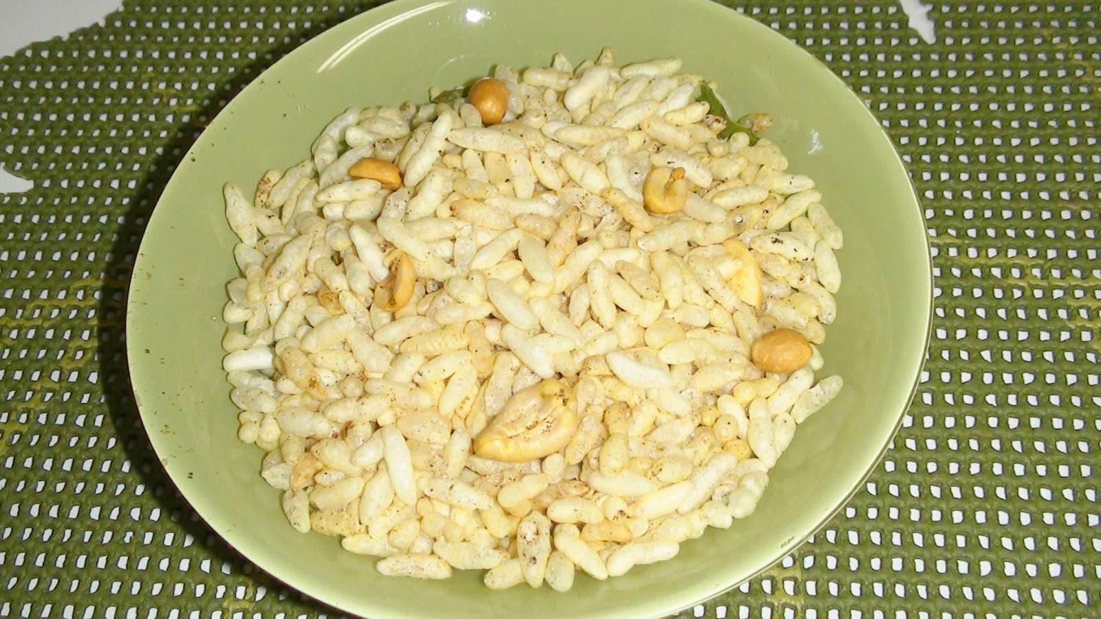 Queen of my kitchen: Roasted Kurmure (Puffed Rice) Snack