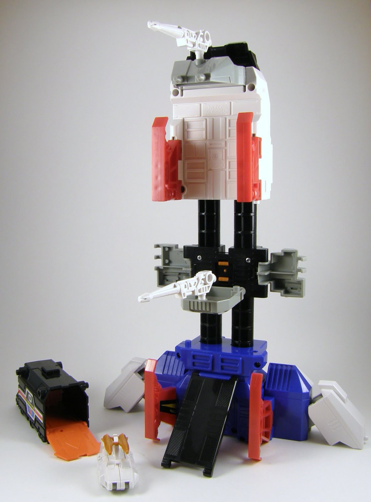 Mostly Transformers Redux: Japanese Exclusive: Sky Garry...What the ...