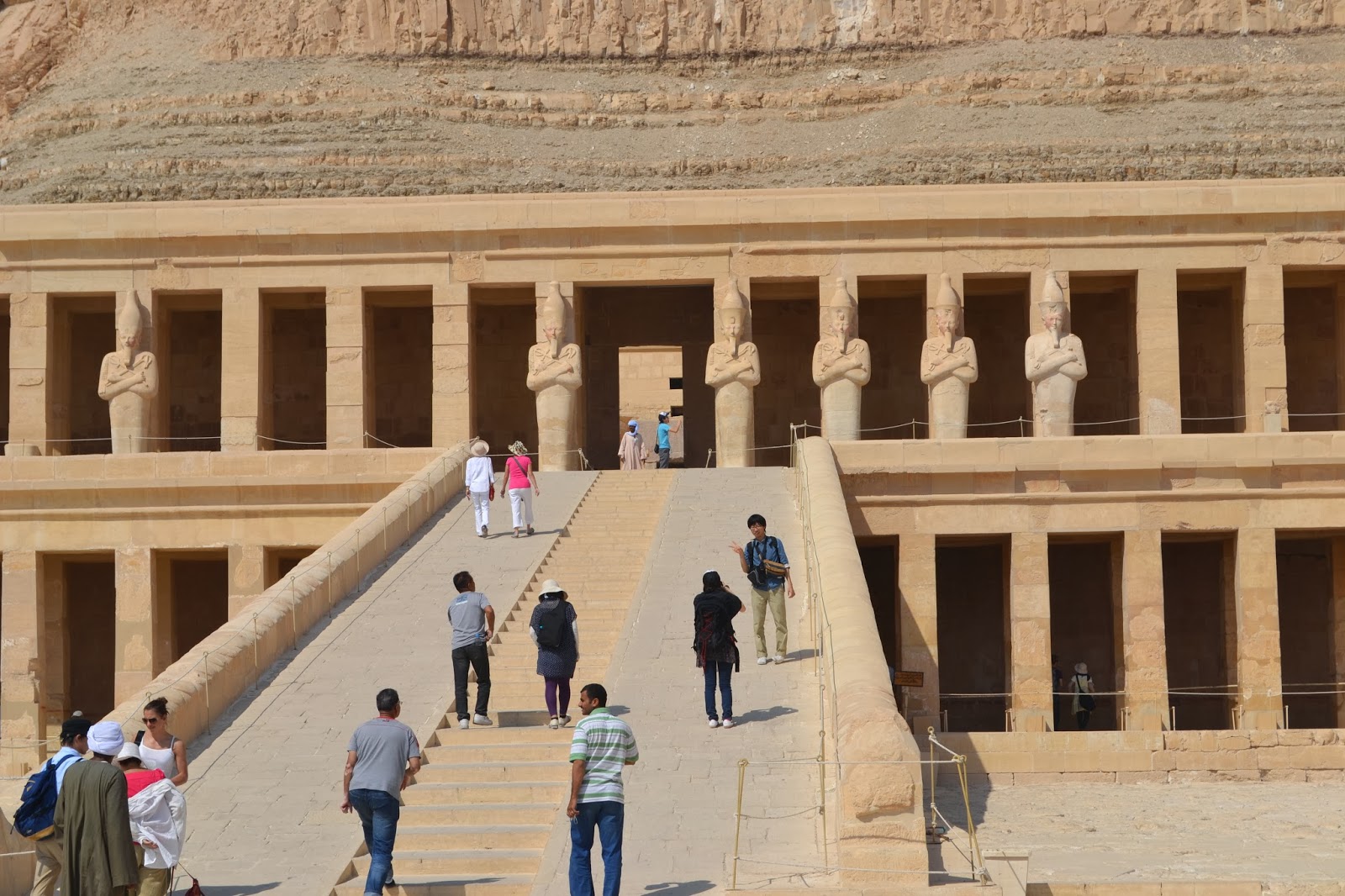 Templo funerario de la reina Hatshepsut (Djeser-Djeseru) ~ Arquitectura ...