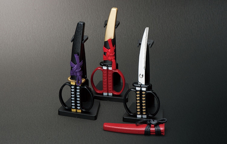 Scissors Modeled After Samurai Swords