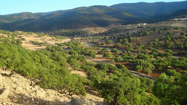 Route entre Smimou et ImnTlite. MAROC