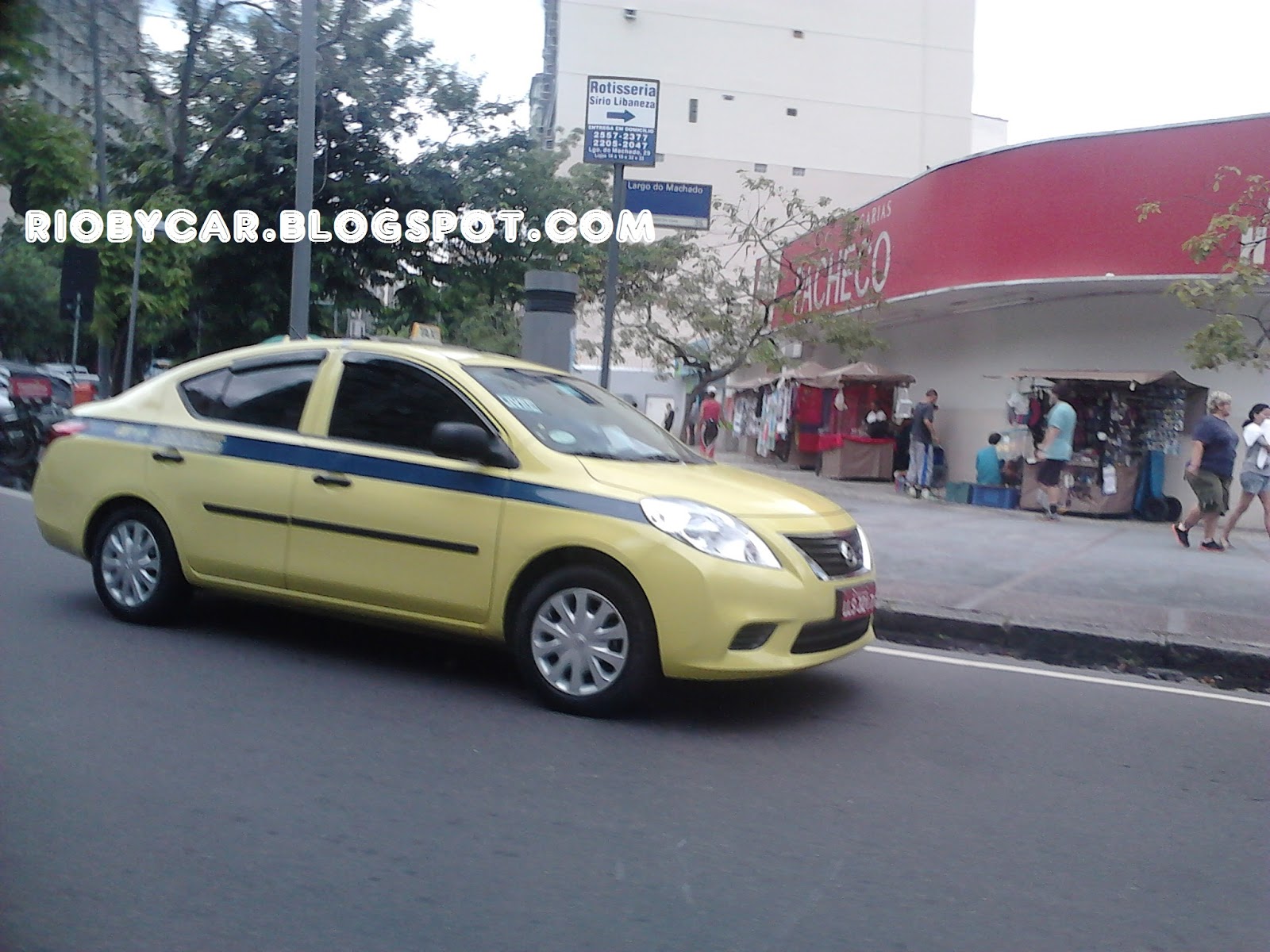 Rio By Car: Nissan Versa táxi no Rio de Janeiro [2]