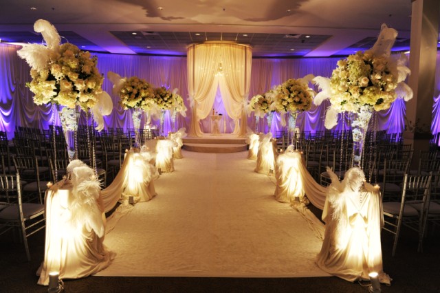 Mind-Blowing Aisle Decor - Belle The Magazine