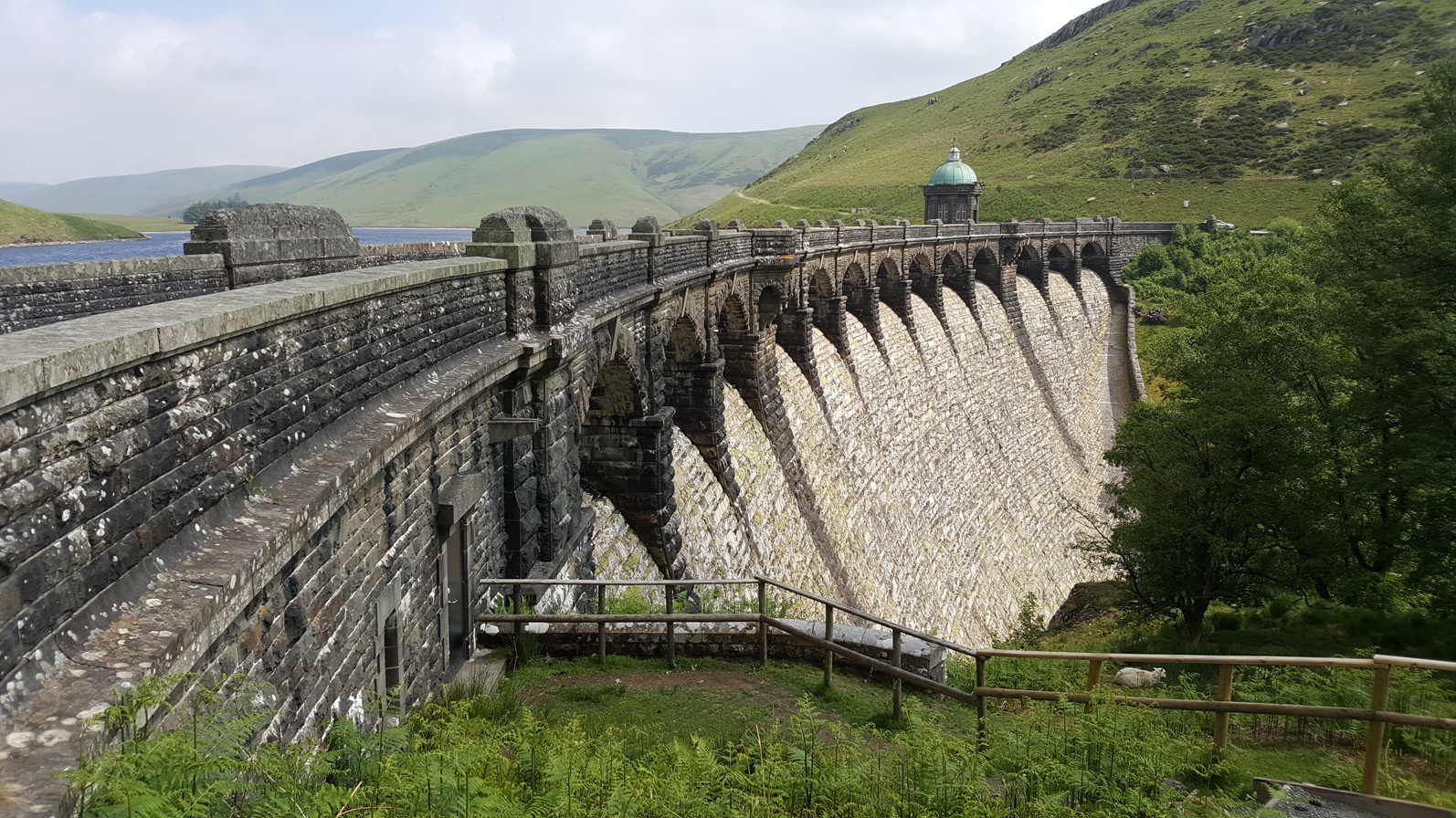 The Happy Pontist: Welsh Bridges: 7. Craig Goch Dam