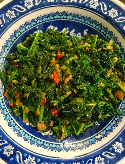Scrumpdillyicious: Sukuma Wiki: Kenyan Braised Kale with Tomatoes