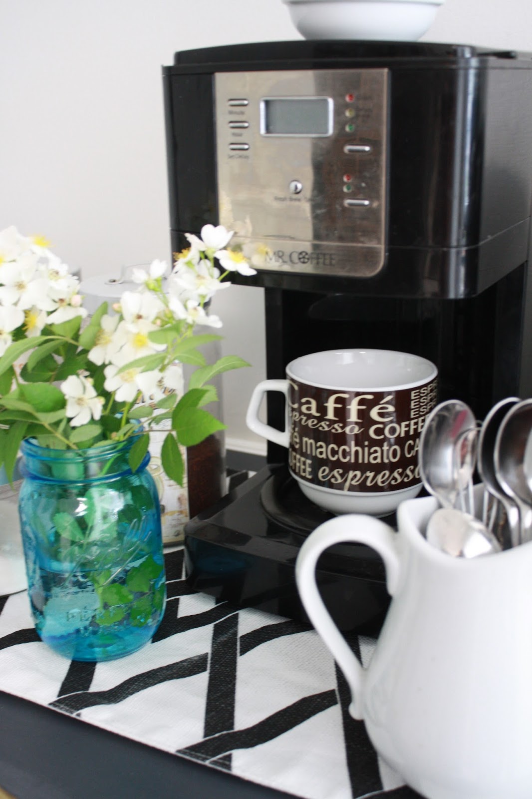 The little white cottage in the woods: Coffee nook revamped...