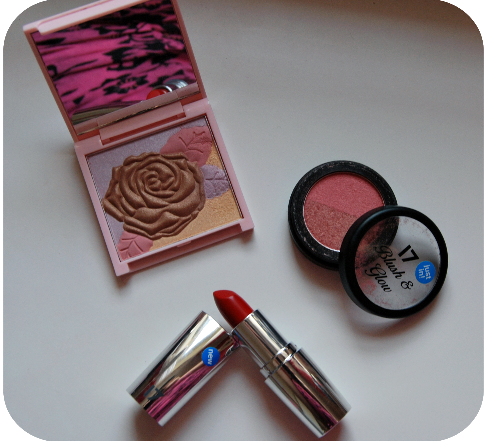 Three Little Búhos: Boots 17 Make-up Haul Reviews