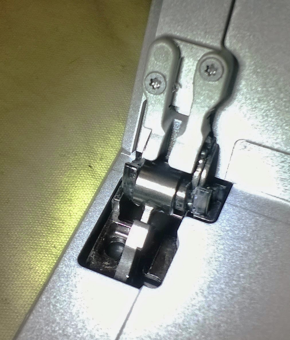 ULTRA MOBILE PC TIPS: Surface Pro 3: The hinge
