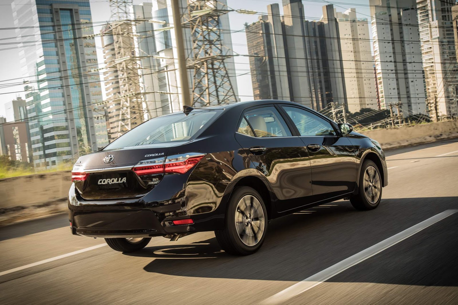 Toyota Corolla 2018: vídeo, preços, consumo, detalhes