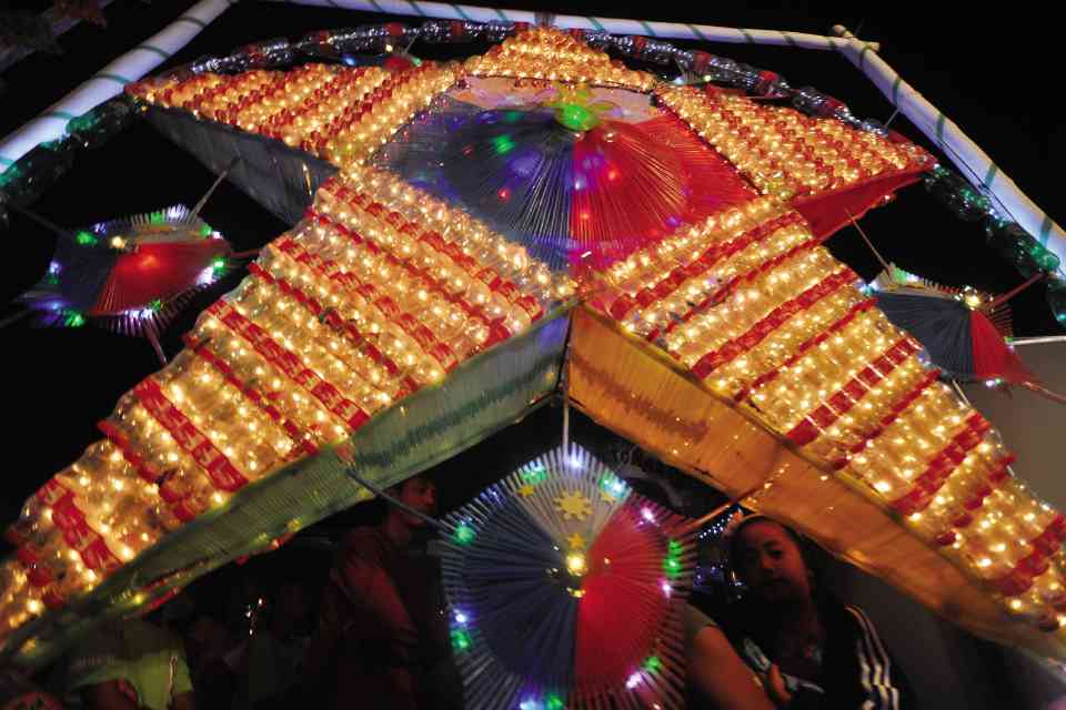 Top 10 Recycled Plastic Bottles Decoration Ideas | Queentulip