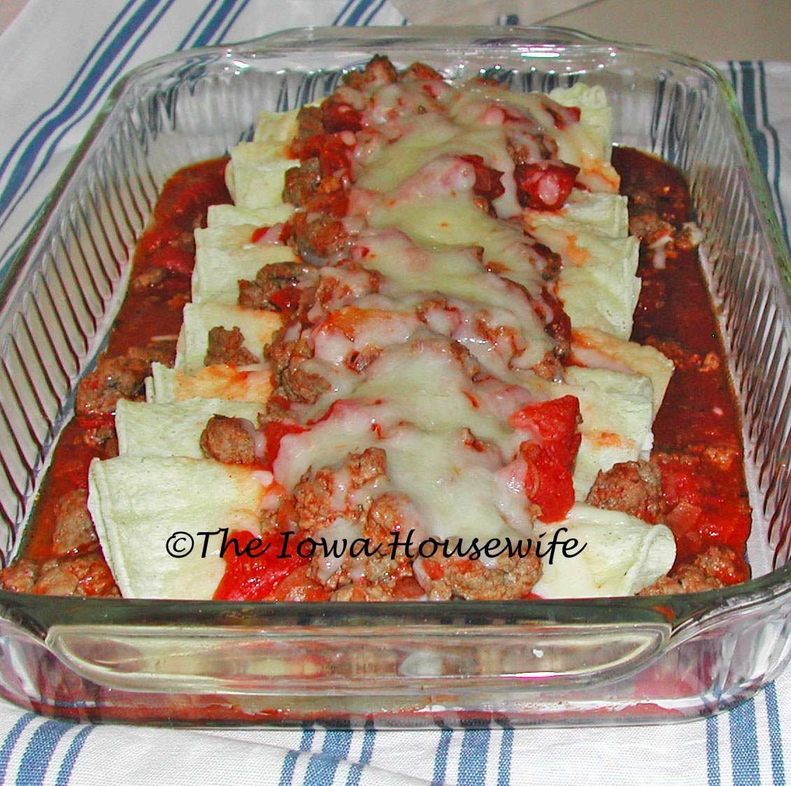 The Iowa Housewife: Tortilla Bake