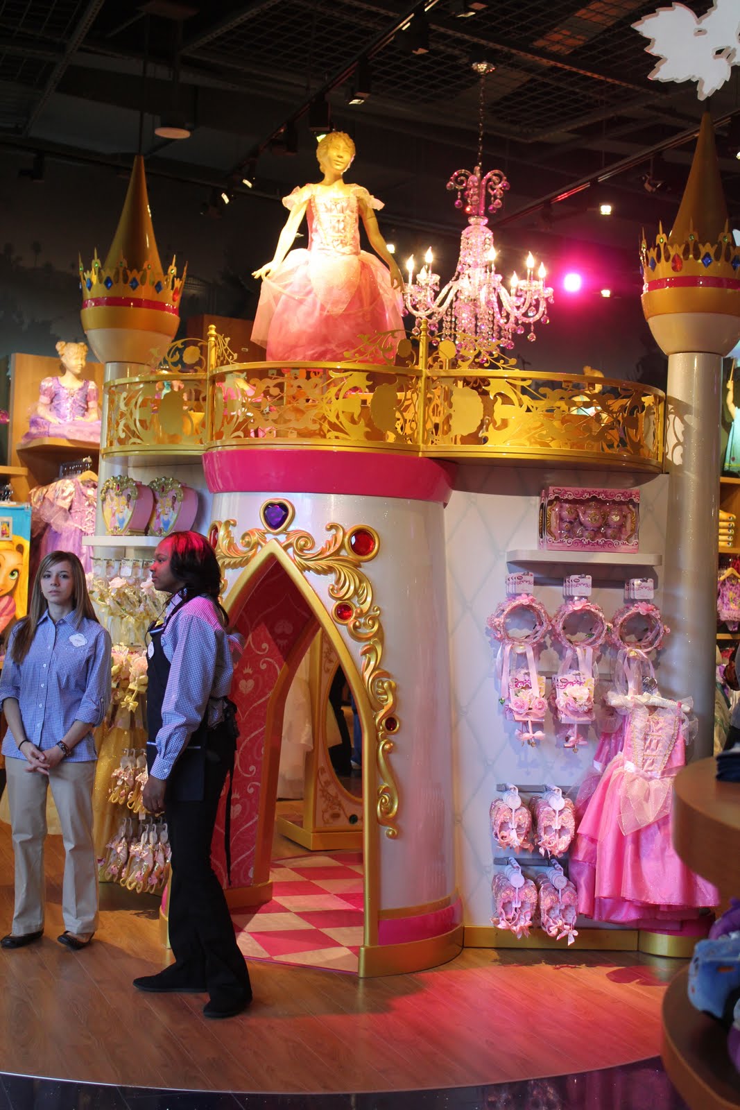 New Interactive Disney Store Opens in AZ - Mom Endeavors