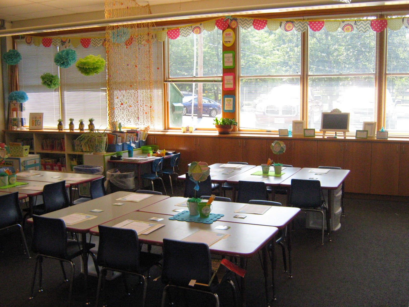Bits of First Grade: Classroom Tour