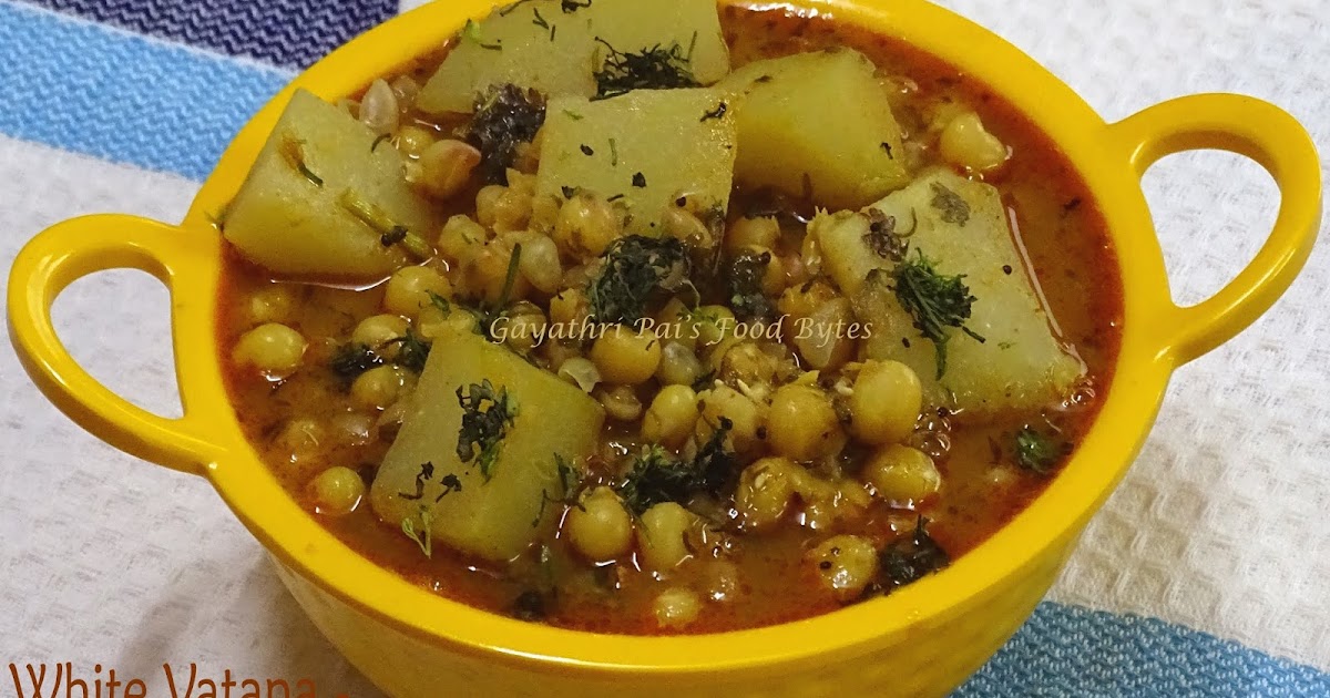 Gayathri Pai's Food Bytes: White Vatana (Peas)~Seemedbadnekayi (Chayote ...