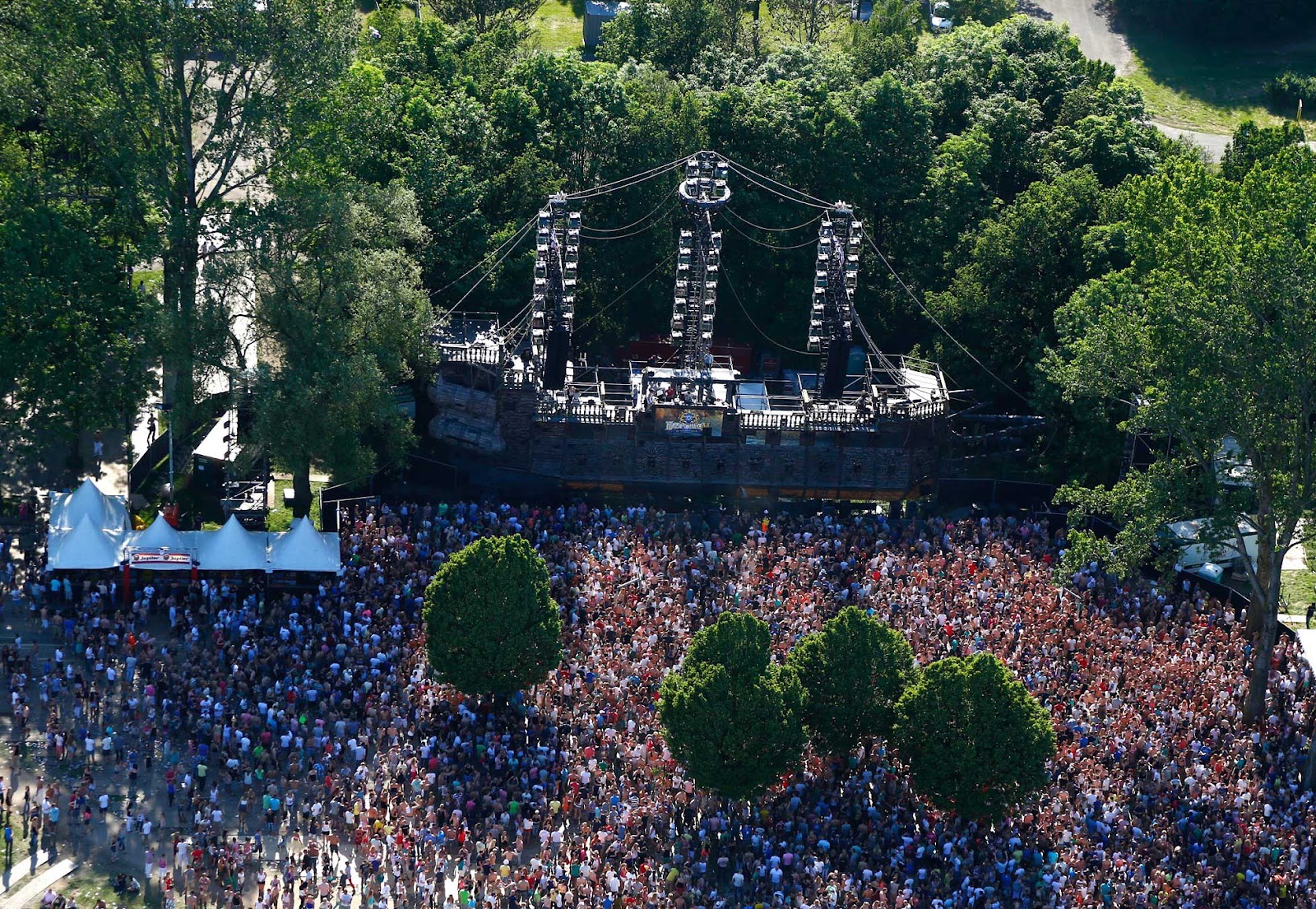 Story Sound Powers Emporium Music Festival with HARMAN's JBL VTX Line ...