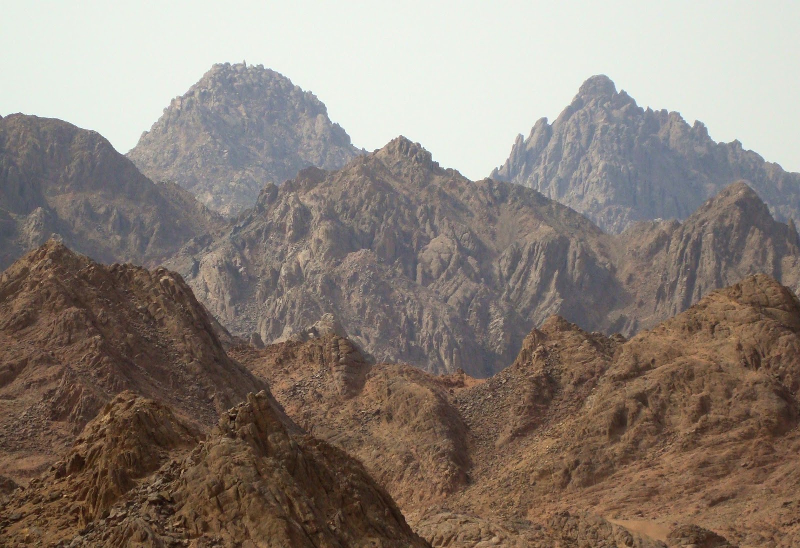 Le Montagne della Luna: IL TEST: IL GEBEL "AT EL GHARBI"