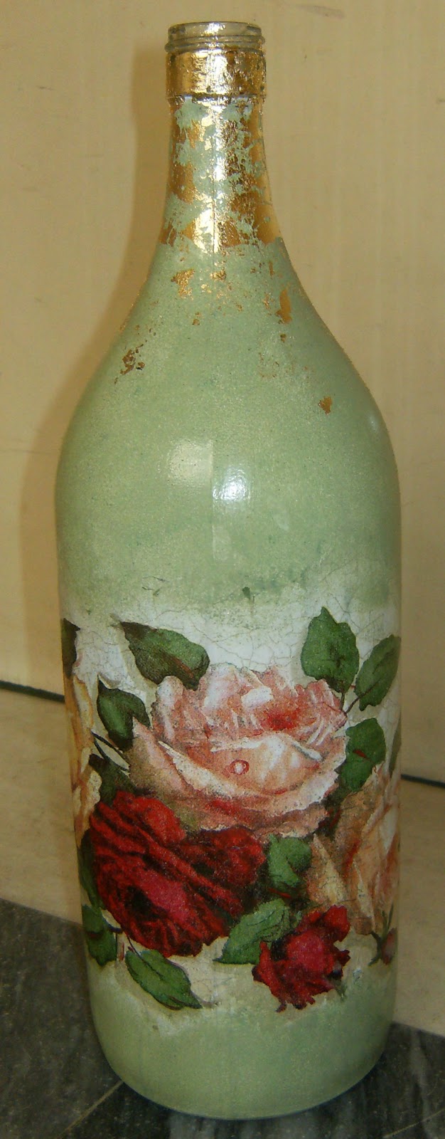 lila365idees: DECOUPAGE ΣΕ ΜΕΓΑΛΟ ΜΠΟΥΚΑΛΙ(A LARGE BOTTLE DECOUPAG)E