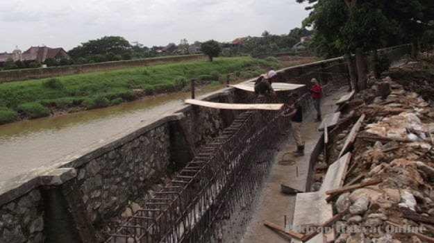 Construction. Pages: Rekayasa Pengendalian Banjir (Flood Control ...