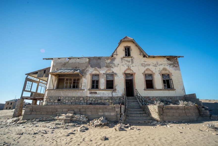 Fotógrafo retrata cidade-fantasma na Namíbia ~ Resumo Fotográfico